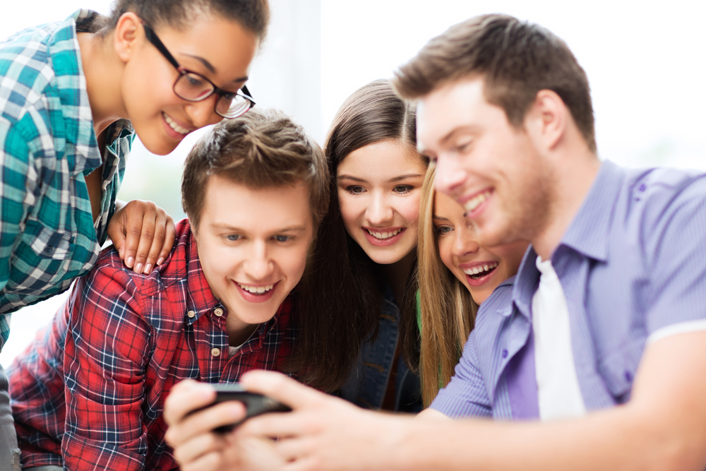 Is A Smartphone A Necessity Or A Luxury In Modern Day Life PC OS is-a-smartphone-a-necessity-or-a-luxury-in-modern-day-life-pc-os